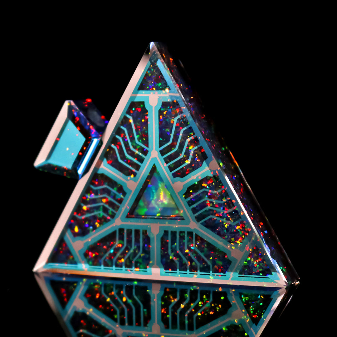 Quantum Floating Core Opal Triangle – KravinGlass